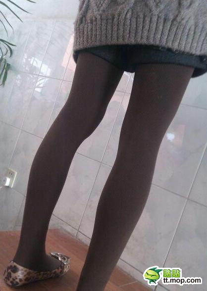 【画像】授業中に女教師の下半身盗撮 ポッカキット