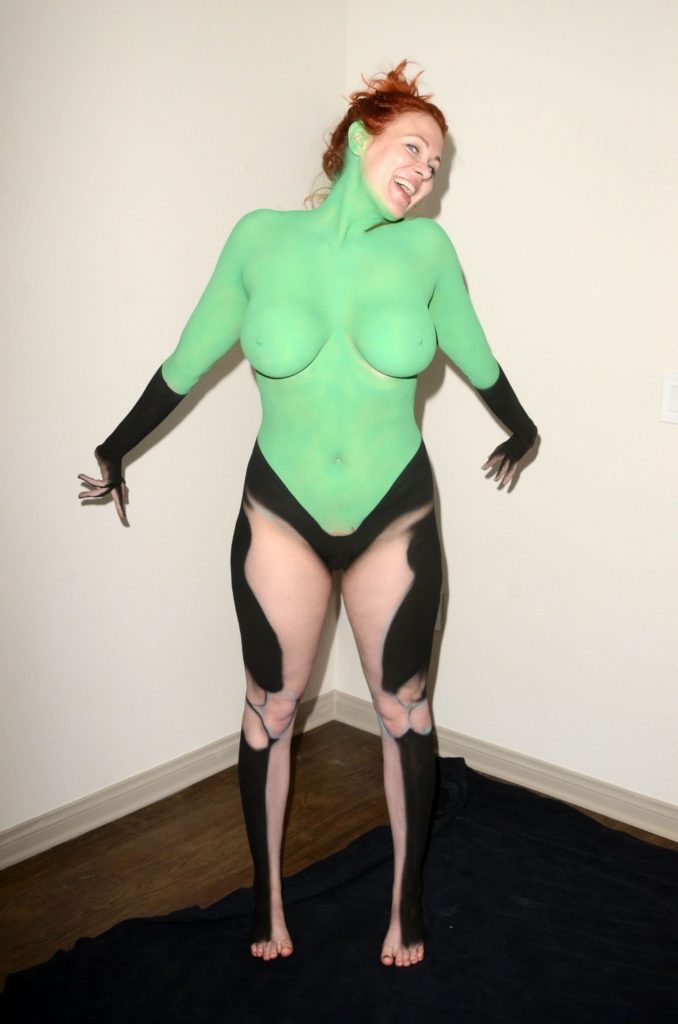 【画像】マ コまでガチで丸見えの全裸巨乳コスプレイヤーが現る・・・これなんで逮捕されないの? ポッカキット