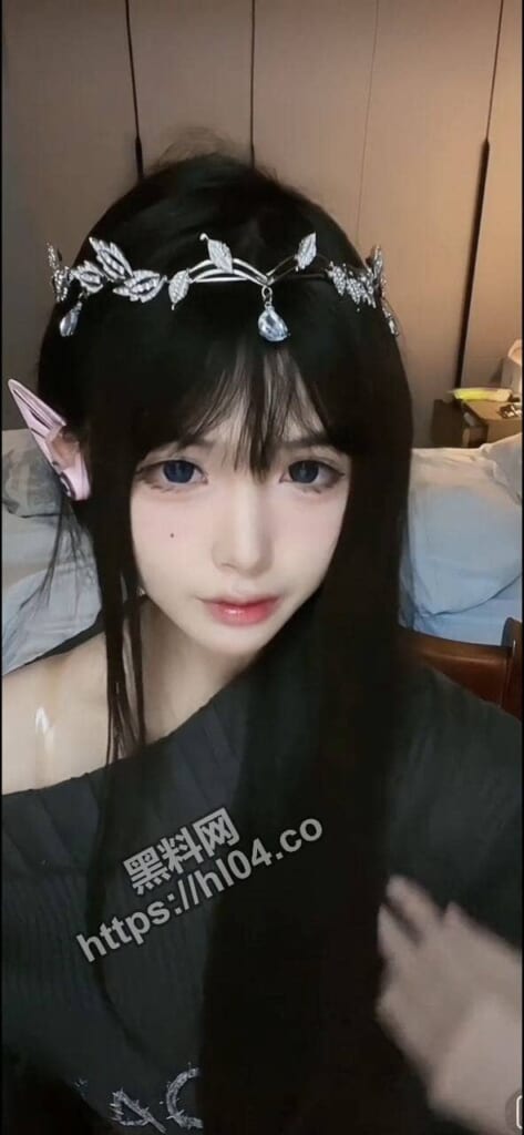 美女配信者、カメラ通話した男性視聴者がシコってる事に気付かず、見つめ合いながら射精される ポッカキット