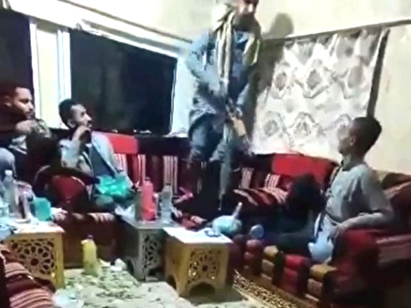 【閲覧注意】ak 47(アサルトライフル)を持ってる男に喧嘩を売ってはいけない(動画あり) ポッカキット