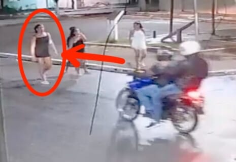 【閲覧注意】「女として生きる！」と決めたシーメール（女体の男性）、路上で10発ヤられる